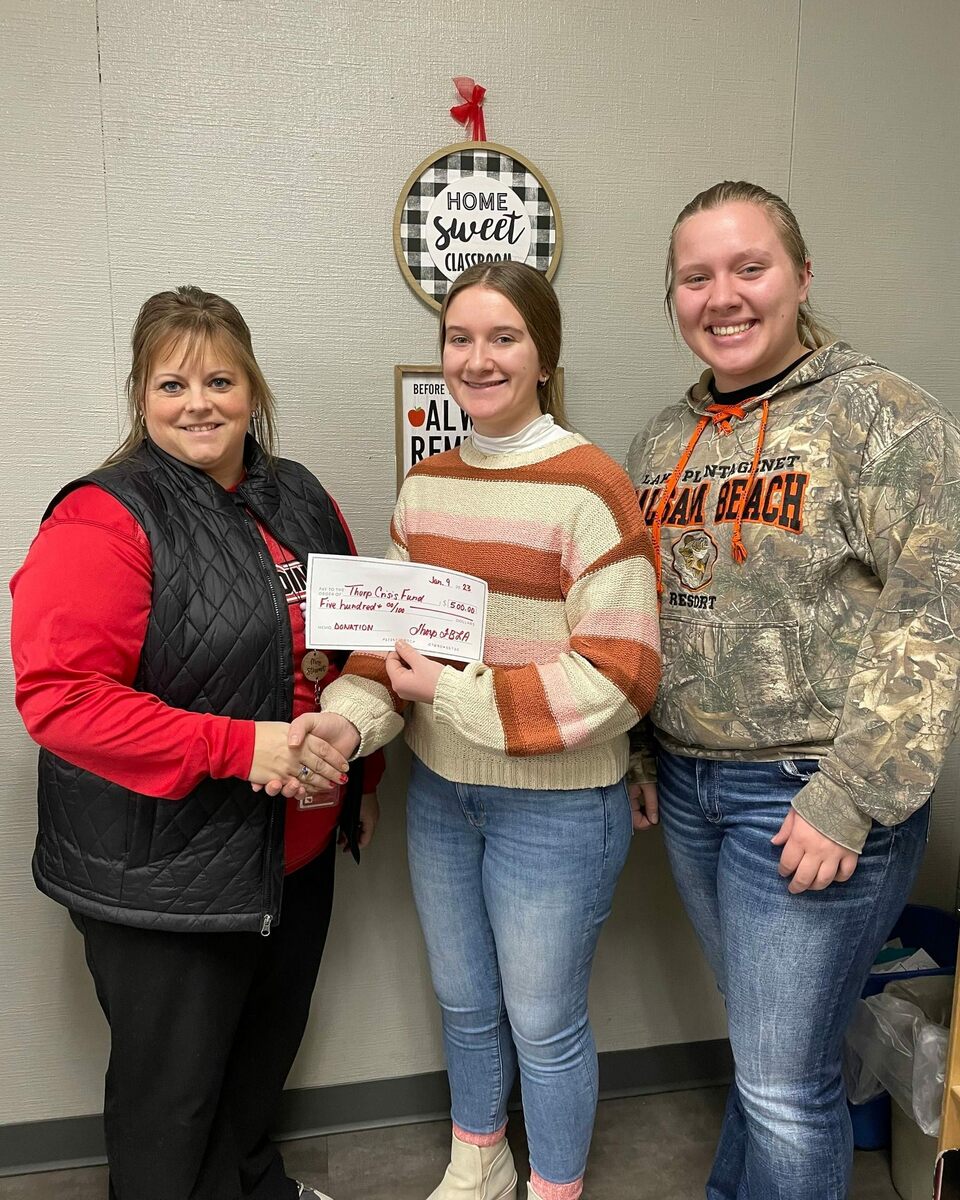 Thorp FBLA Donates to Thorp Crisis Fund - News - Central Wisconsin ...